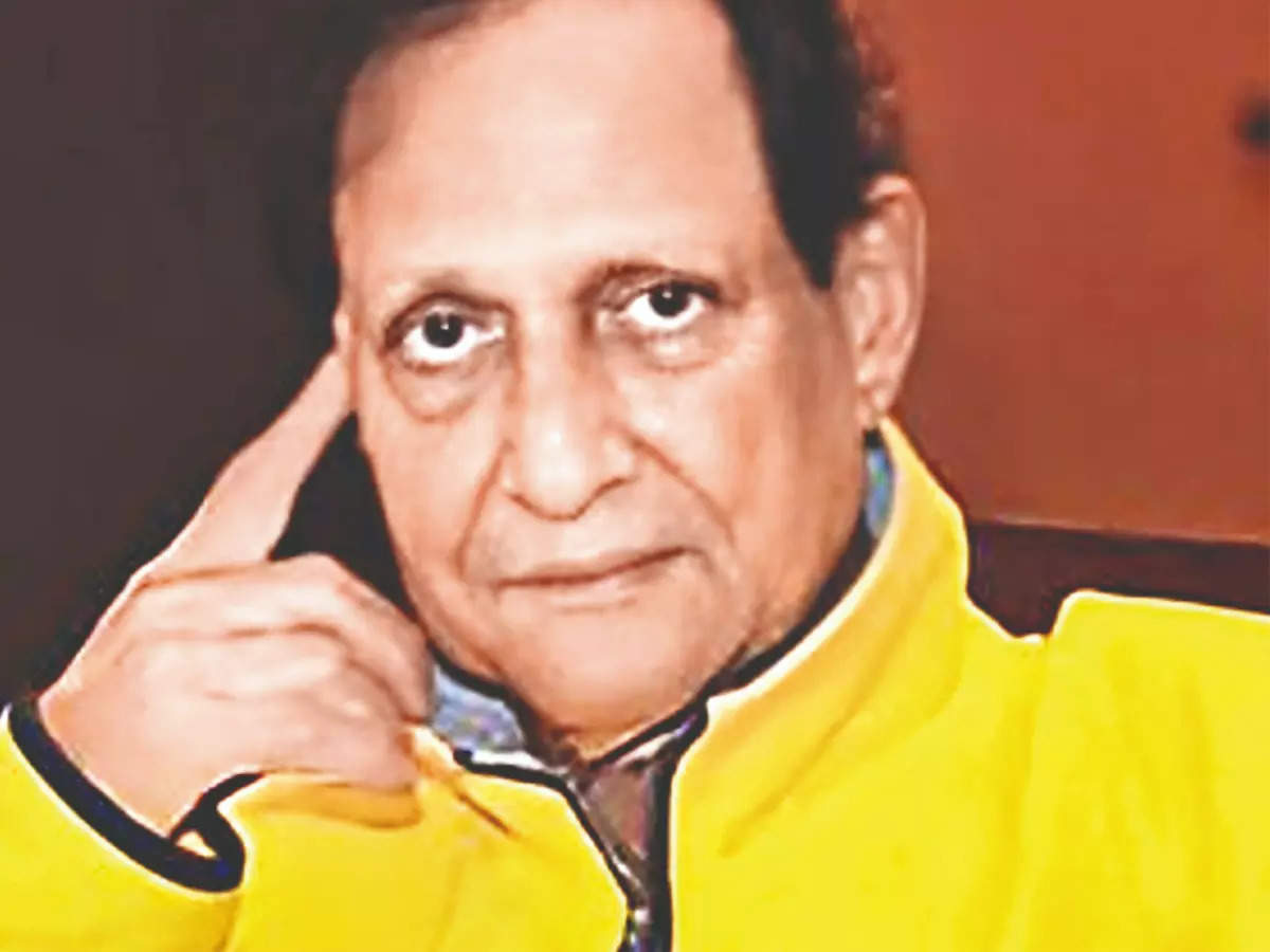 AMITABH BACHCHAN'S DEBUT FILM WAS TO BE WITH SAAWAN KUMAR | 26 August ...