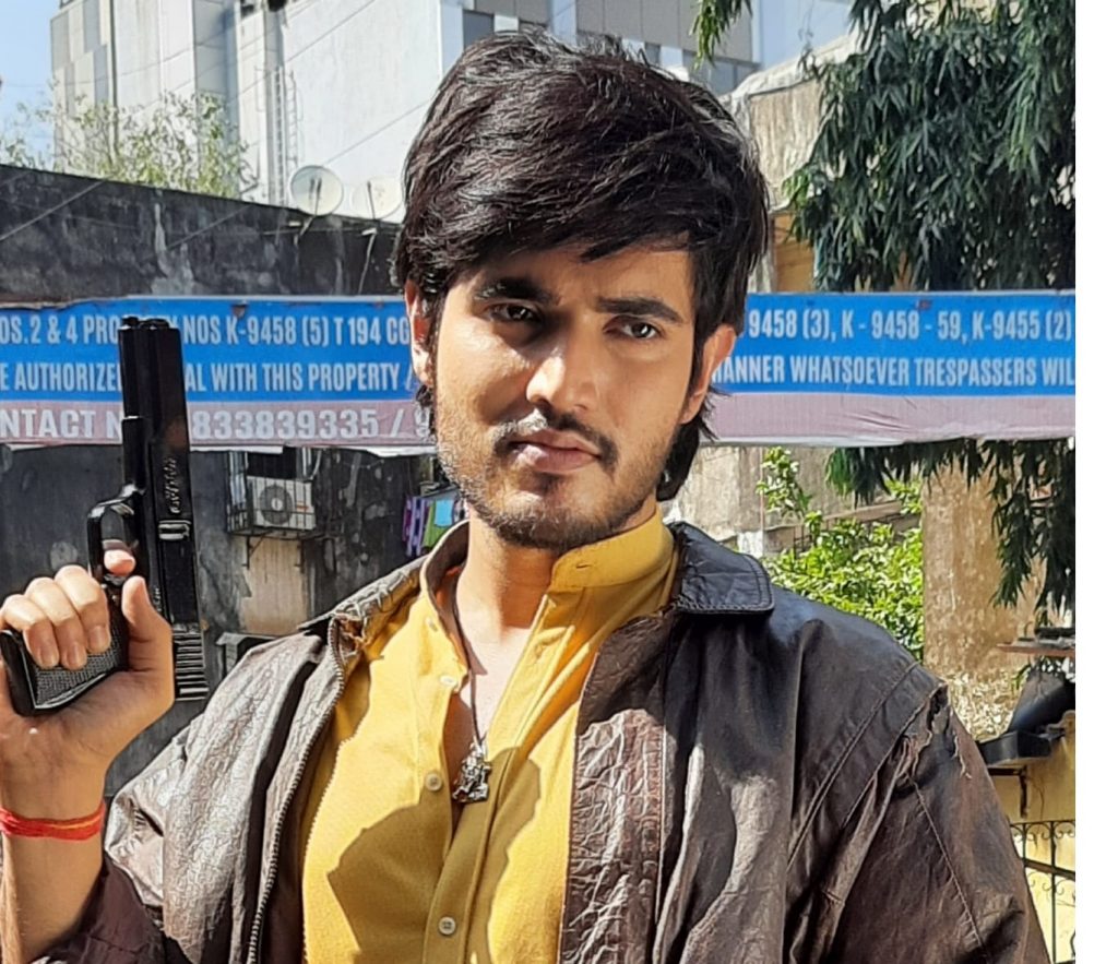 DEEPAK BALRAJ VIJ TO INTRODUCE SON IN BROWN JACKET WORN EARLIER BY ...