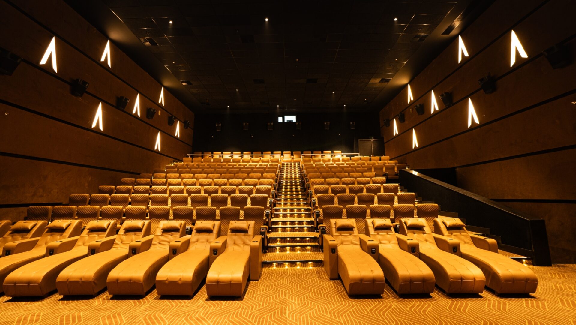 4-SCREEN RAJHANS MULTIPLEX OPENS IN VAPI | 10 November, 2023 - Film ...